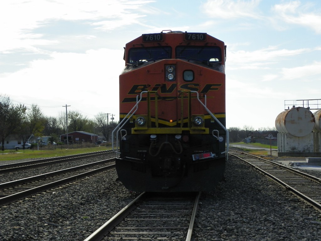 BNSF ES44DC 7610
